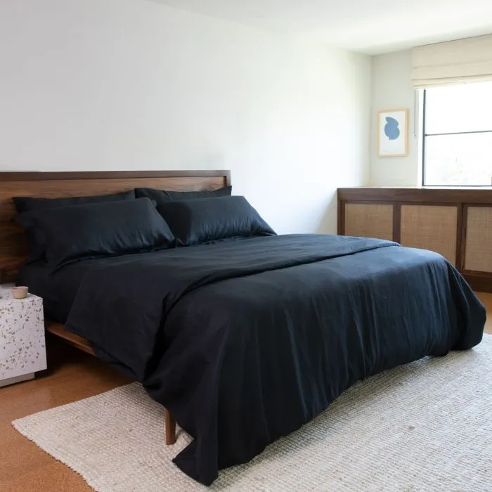 black bed sheets full