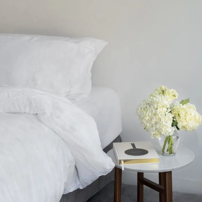 white sheets linen